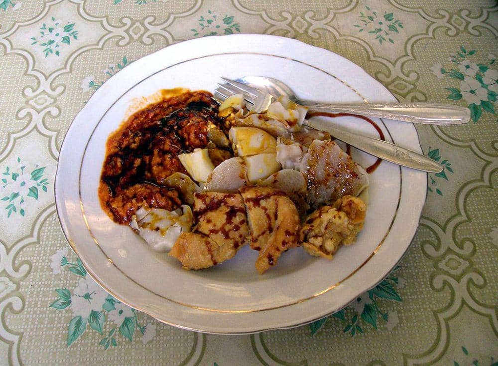 20 Makanan Khas Bandung yang Paling Enak dan Populer | IDN Times