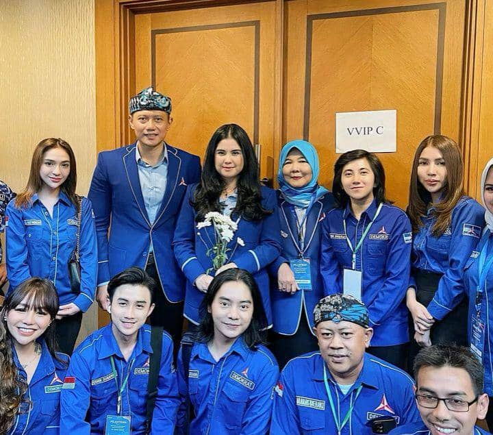 Dulu Idol, 9 Potret Terkini Dera Siagian Mantap Nyaleg | IDN Times