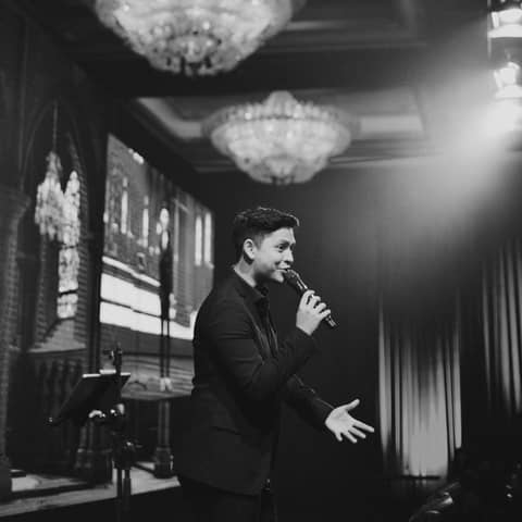 Biodata dan Profil Adikara Fardy, Nyanyi di Istana Merdeka | IDN Times