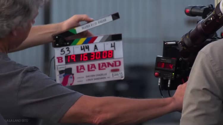 Apa Itu Clapperboard? Ini Fungsinya dalam Pembuatan Film! | IDN Times