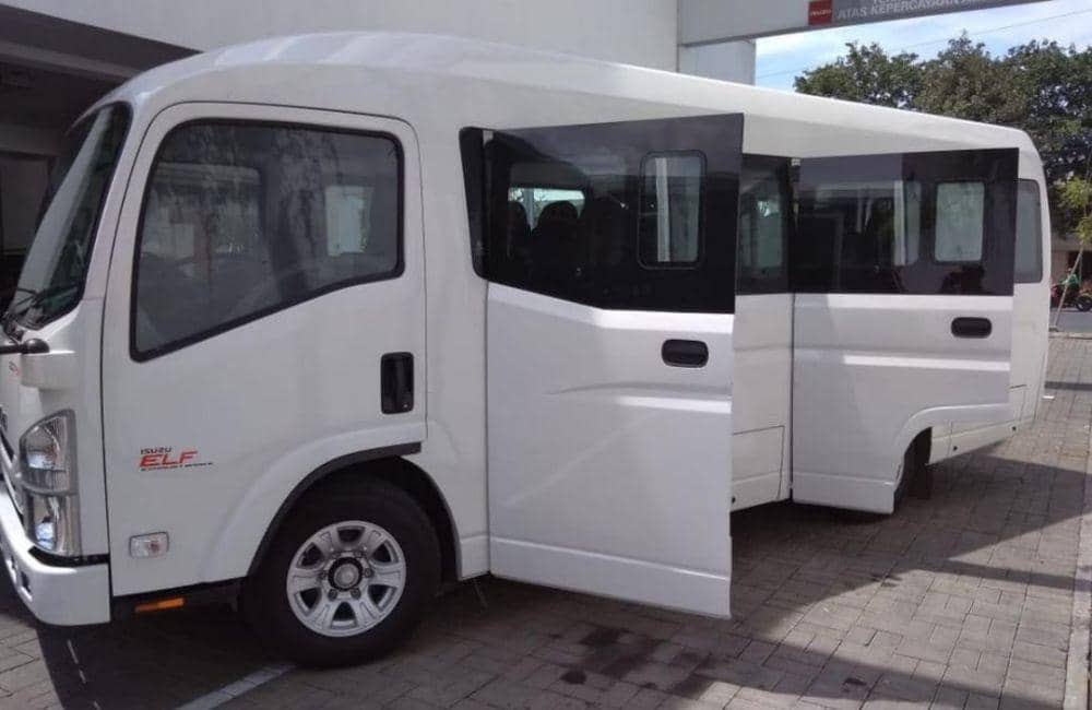 Kapasitas Mobil Elf Muat Berapa Orang? Ini Rinciannya! | IDN Times