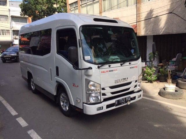 Kapasitas Mobil Elf Muat Berapa Orang? Ini Rinciannya! | IDN Times