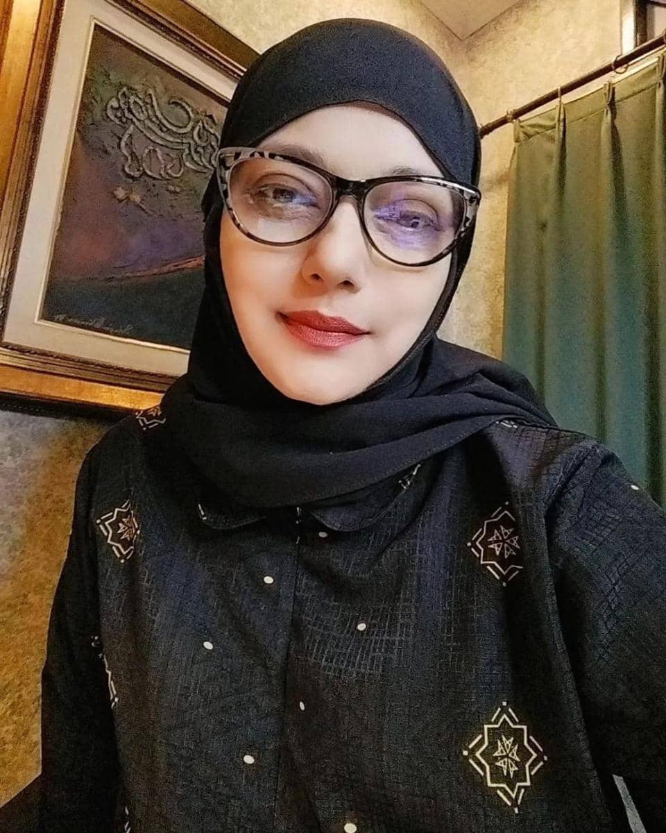 10 Nama Lengkap Artis Senior Kelahiran 1960-an | IDN Times