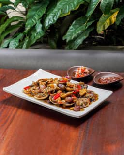 Daftar Menu dan Harga Layar Seafood Surabaya | IDN Times