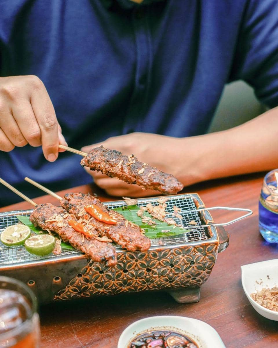 Daftar Menu dan Harga Layar Seafood Surabaya | IDN Times