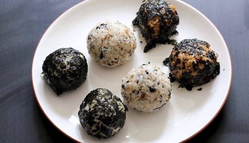 7 Resep Nasi Kepal untuk Bekal Makan Siang, Praktis Bikinnya | IDN Times