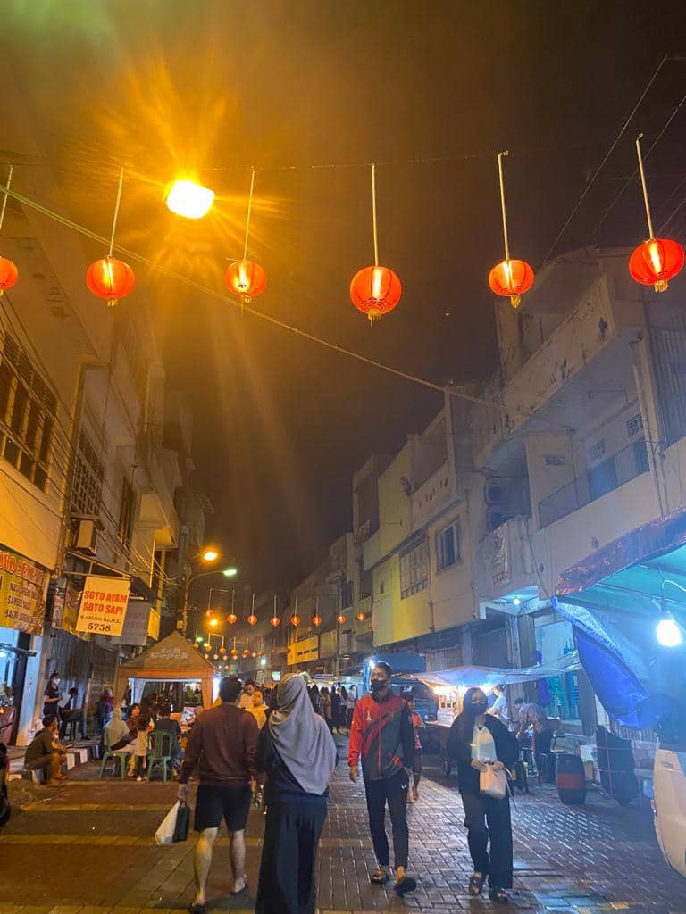 Rekomendasi Street Food Populer Pasar Semawis Pecinan Semara | IDN ...