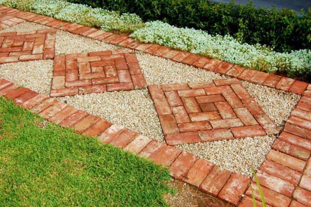15 Ide Jalan Setapak Batu untuk Taman dan Halaman Rumah | IDN Times
