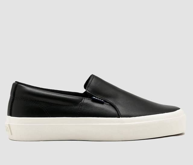 15 Rekomendasi Sepatu Slip On Brand Lokal Terbaik, Keren! | IDN Times