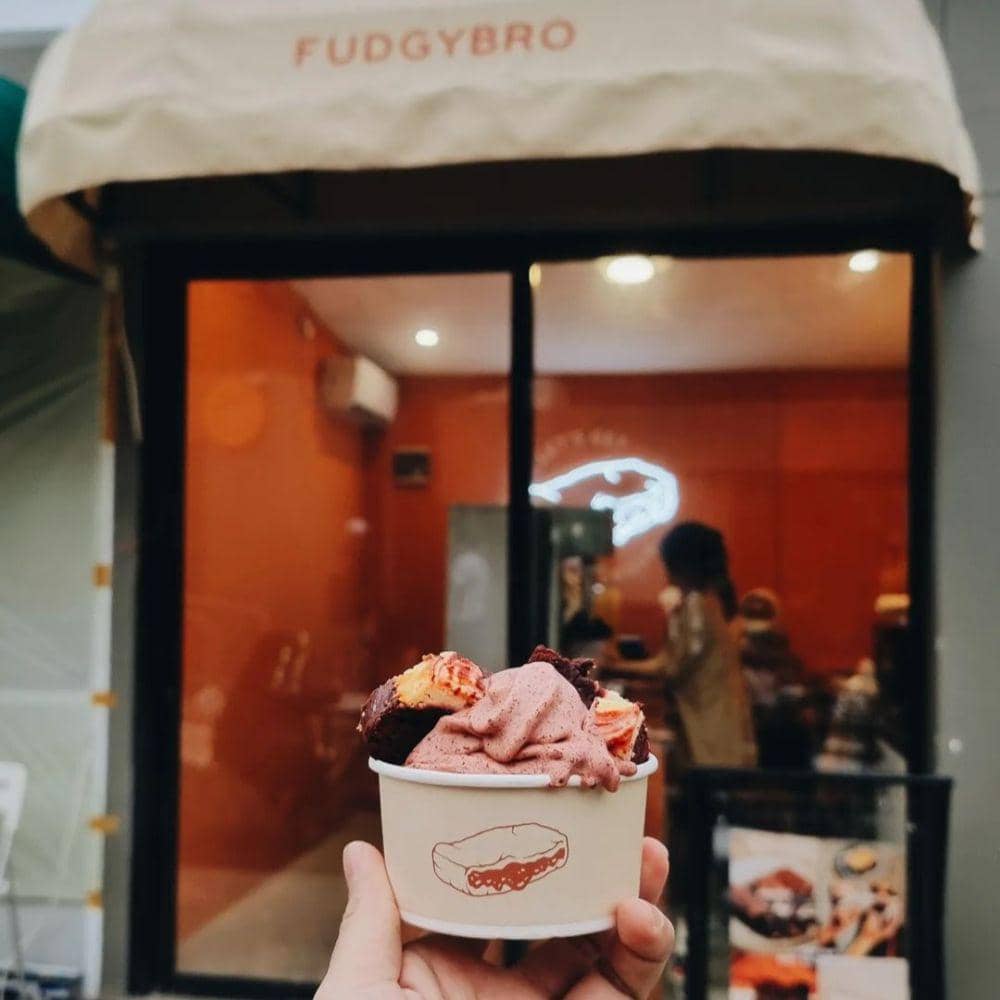 Daftar Menu Fudgy Bro, Brownies Viral yang Lumer di Lidah | IDN Times
