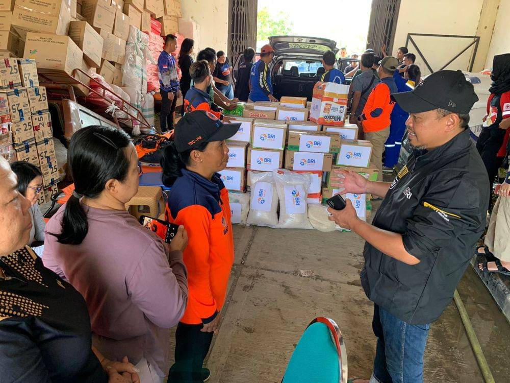 BRI Salurkan Bantuan Bagi Warga Terdampak Banjir Malinau | IDN Times Jateng