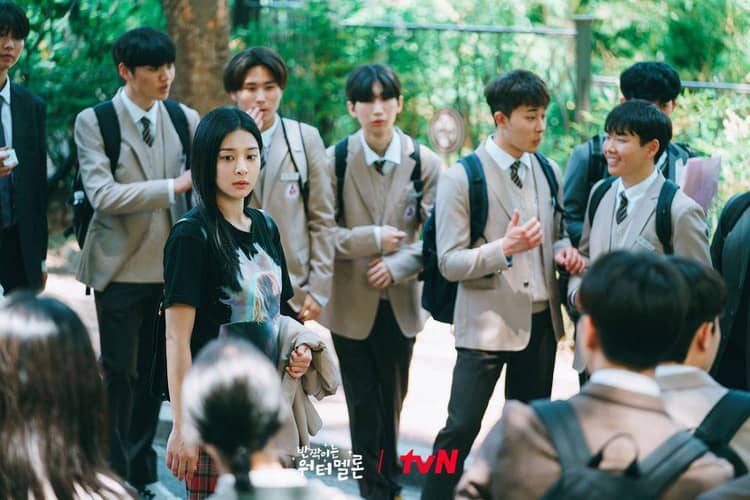 8 Lika-liku Kehidupan Ha Yi Chan di Twinkling Watermelon | IDN Times