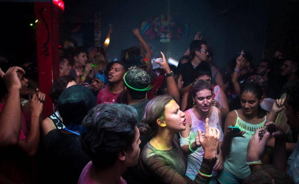 Perbedaan Bar, Lounge, Club, Pub, dan Diskotek | IDN Times