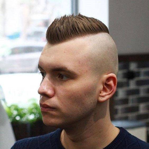 15 Rekomendasi Cukuran Botak Keren Pria agar Makin Macho | IDN Times