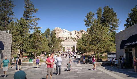 Sejarah Gunung Rushmore, Keindahan Alam yang Jadi Karya Seni | IDN Times