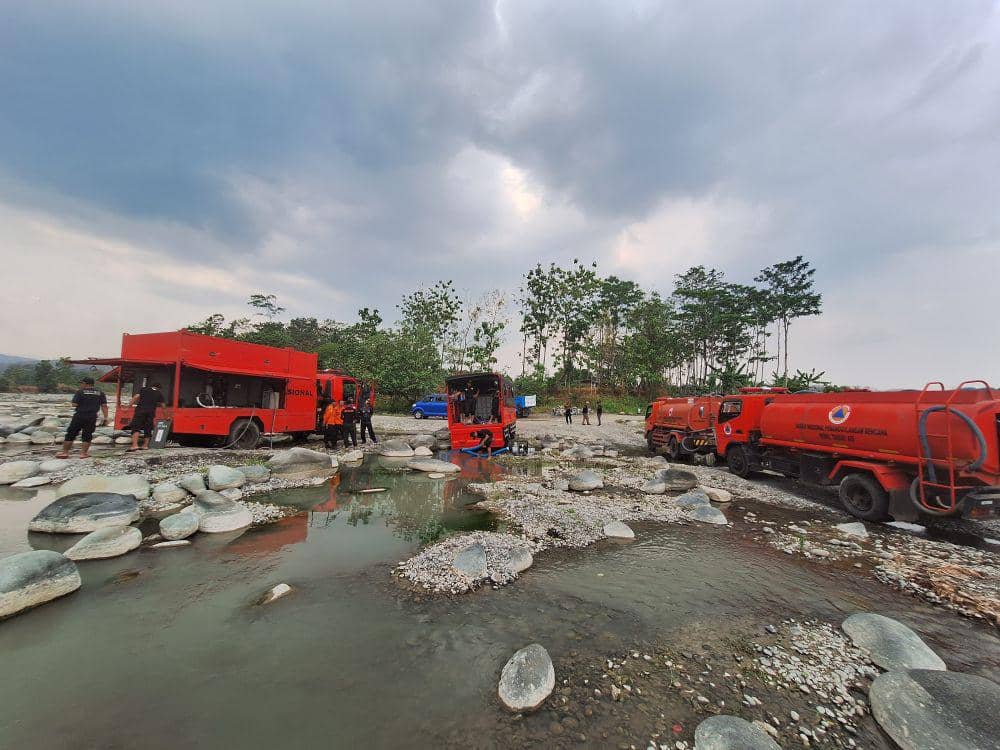 Basarnas Semarang Sedot Sungai Kayen dan Comal Bisa Diminum | IDN Times ...
