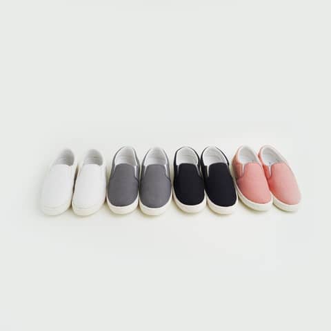 15 Rekomendasi Sepatu Slip On Brand Lokal Terbaik, Keren! | IDN Times
