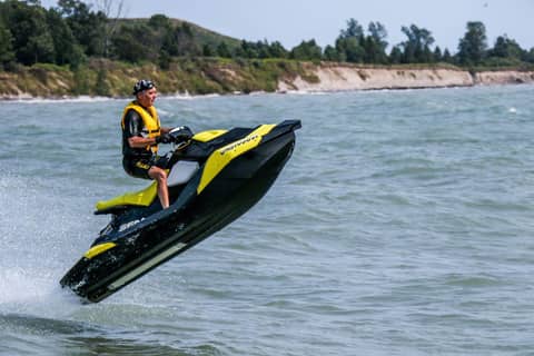 Snorkeling Hingga Jet Ski, Keseruan Liburan di Gili Ketapang | IDN ...