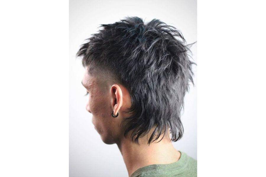 10 Potongan Rambut Mullet 2 Jari yang Keren dan Trendi | IDN Times