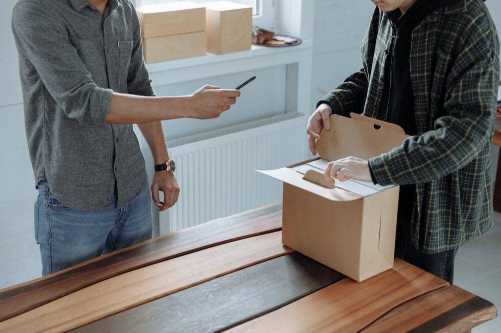 Hal-hal yang Harus Diperhatikan saat Membuat Video Unboxing | IDN Times