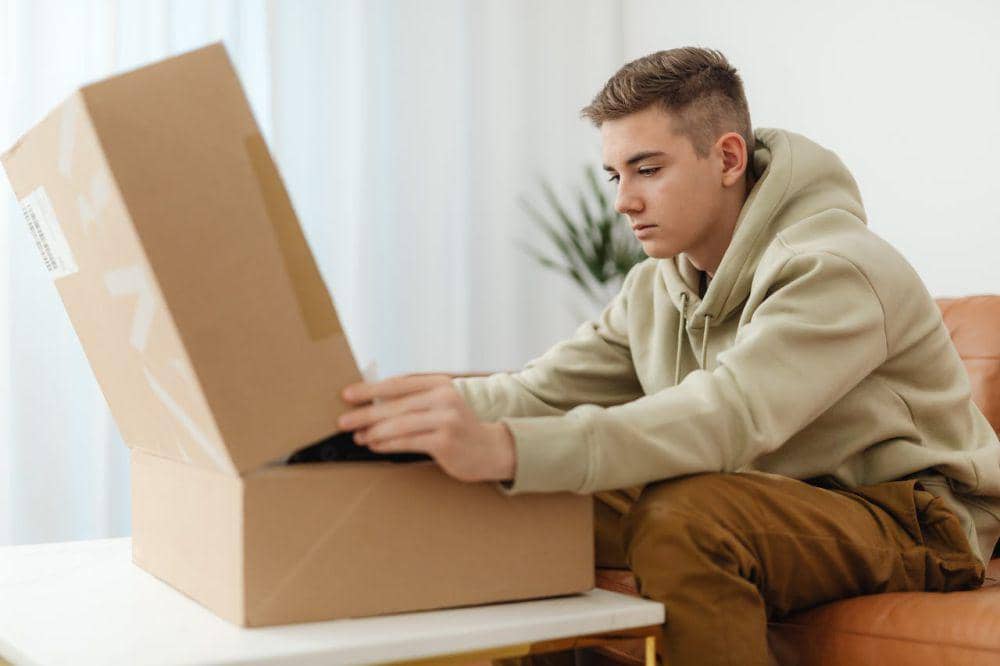 Hal-hal yang Harus Diperhatikan saat Membuat Video Unboxing | IDN Times