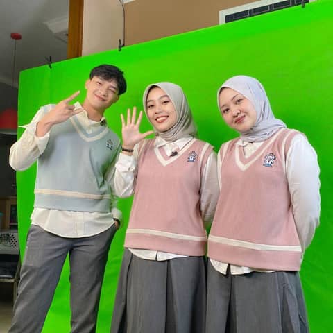 Siapa Kak Nisa Kinderflix dan Kenapa YouTuber Ini Viral? | IDN Times