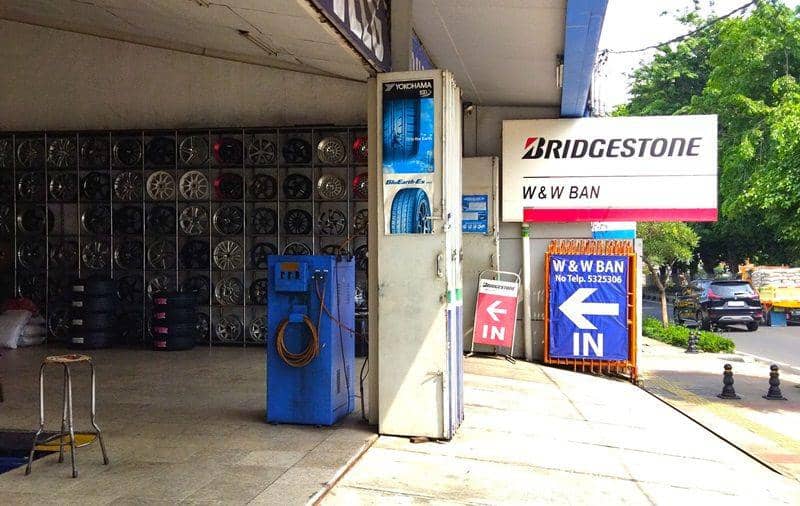 7 Toko Ban Mobil Jakarta, Banyak Pilihan Ban Berkualitas | IDN Times