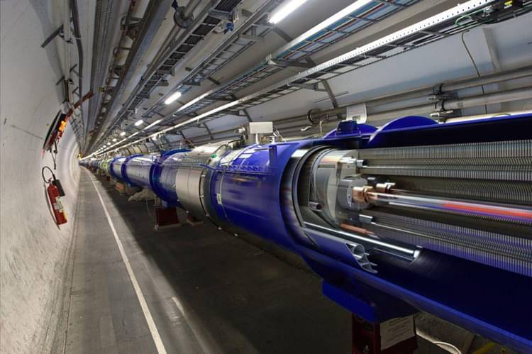 5 Fakta Large Hadron Collider, Akselerator Partikel Terbesar | IDN Times