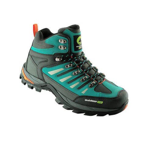 9 Rekomendasi Sepatu Gunung Terbaik, Super Nyaman di Kaki! | IDN Times
