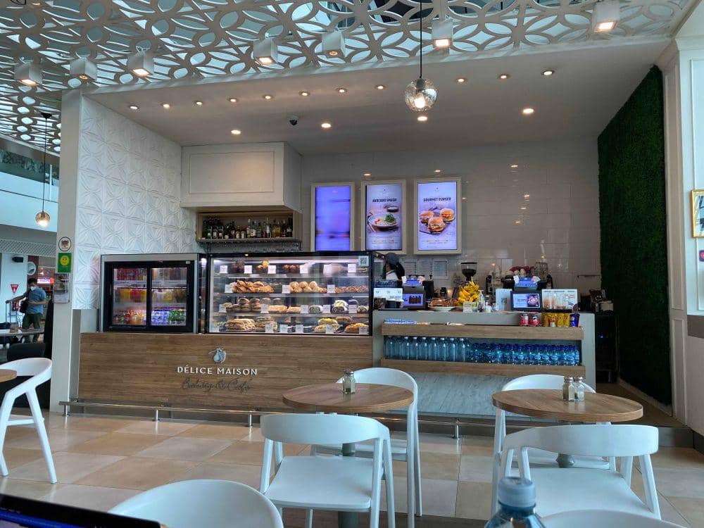 5 Cafe Nyaman di Bandara Soekarno Hatta, Gak Bakal Bosan! | IDN Times