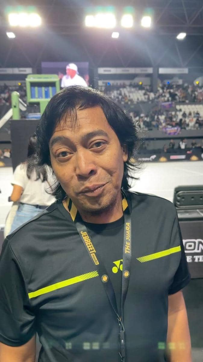 Biodata dan Profil Komeng | IDN Times