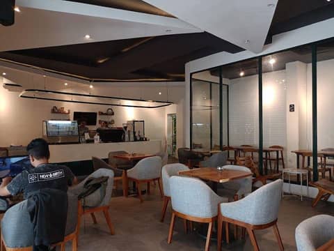 Kafe di Dekat Stasiun Tawang Semarang | IDN Times