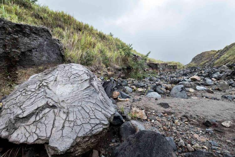 Mengenal 5 Fakta Menarik Gunung Lokon di Tomohon di Sulawesi Utara ...