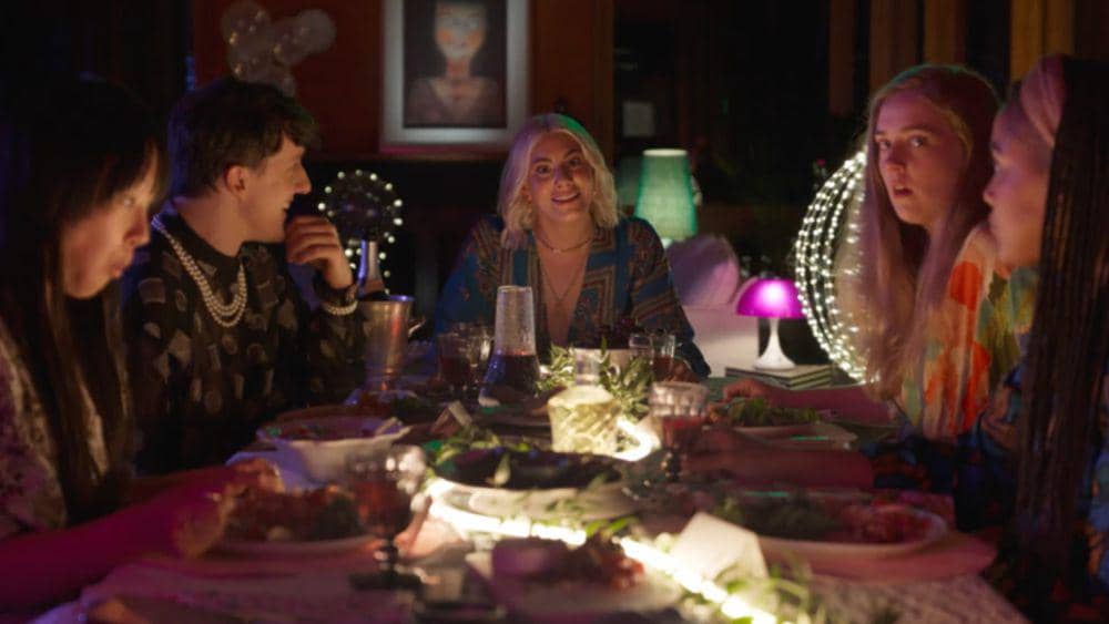 8 Film Horor Bertema Childhood Trauma | IDN Times