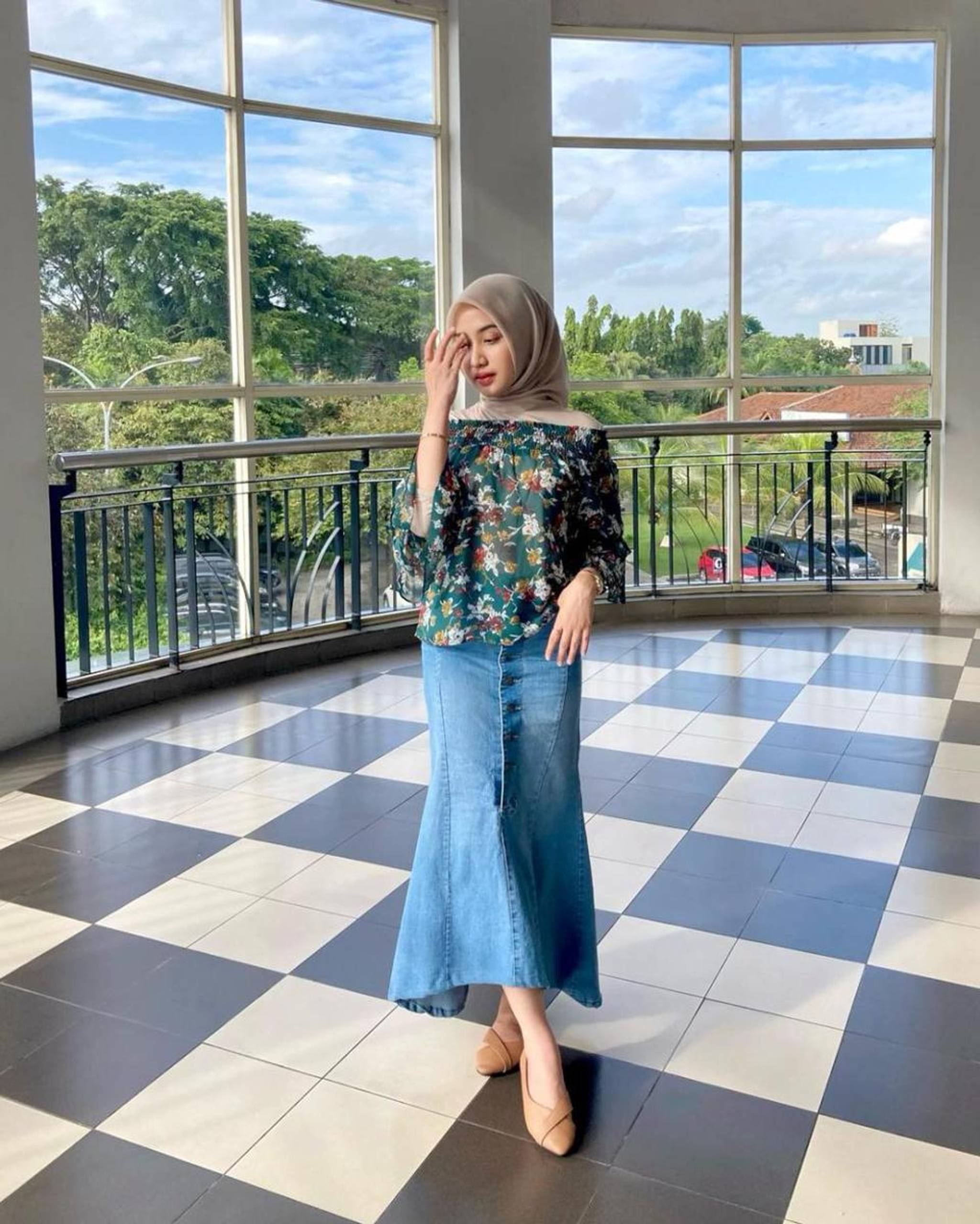 9 Ide Styling Rok Ala Amira Thallya Manis Dan Menawan Idn Times Jateng 