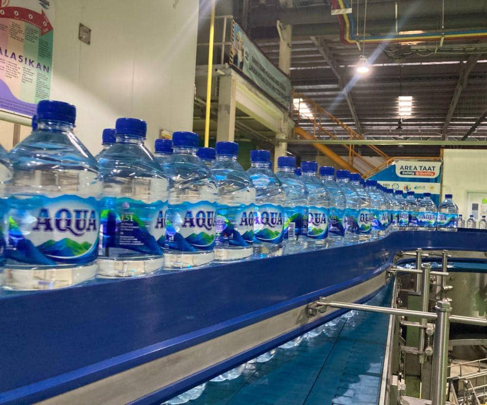 Siapa Pemilik AQUA? Produk AMDK Pertama di Indonesia | IDN Times