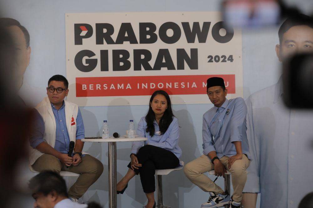 TKN Luncurkan Fotober2.ai, Bisa Foto Bareng Prabowo-Gibran | IDN Times