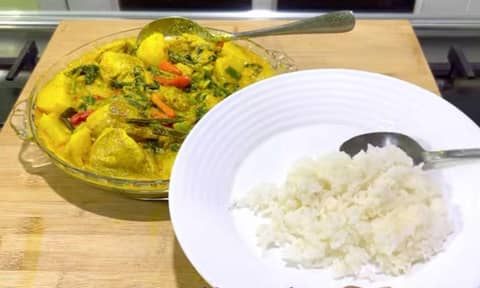 Resep Ayam Tuturuga Manado, Rasa Unik Aroma Jinten dan Mint | IDN Times ...
