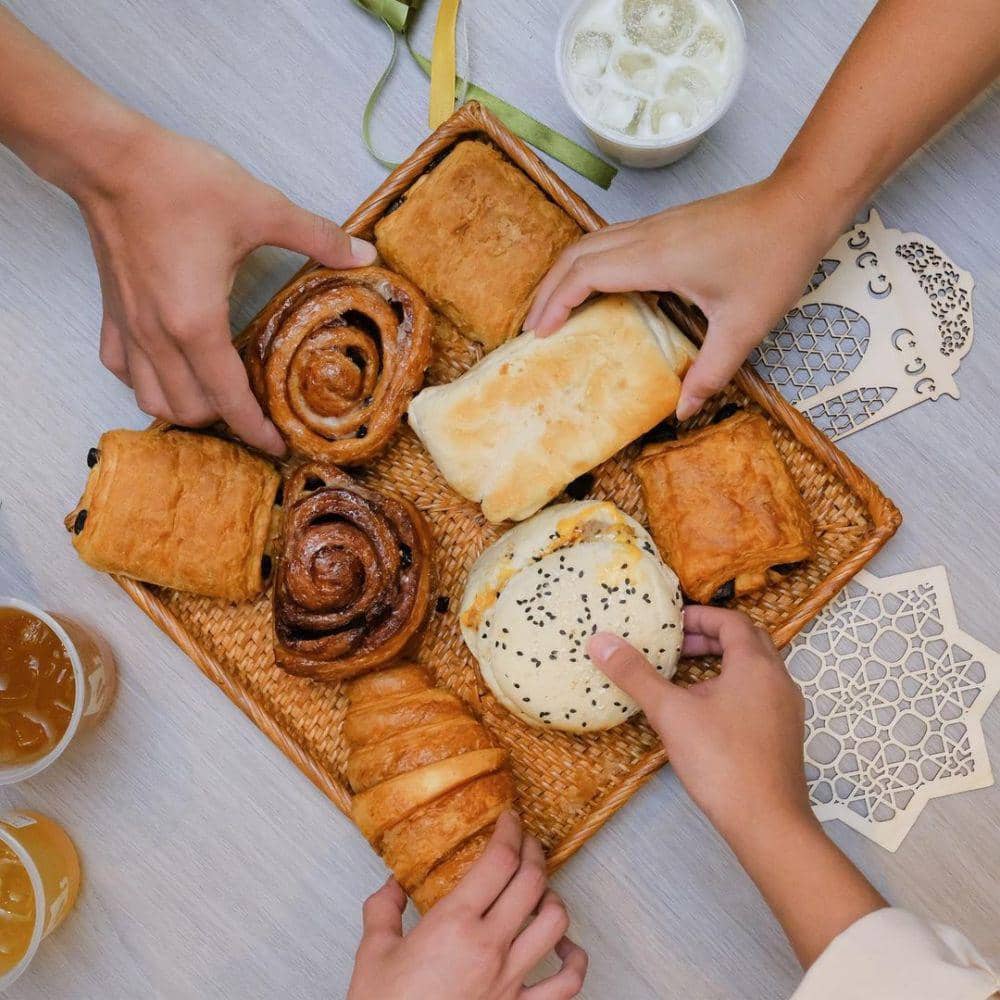 Daftar Menu Lengkap Tomoro Coffee | IDN Times