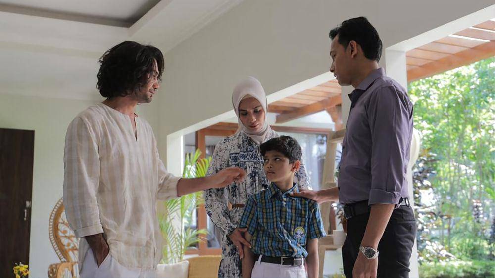 9 Film yang Dibintangi Ali Fikry, Ada Waktu Maghrib | IDN Times