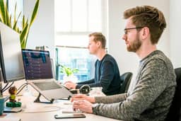 Beda Programmer, Coder, Developer, dan Engineer di Dunia IT | IDN Times