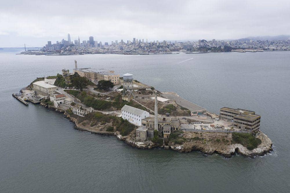 Sejarah Kelam Alcatraz, Penjara Paling Menyeramkan di Dunia! | IDN Times