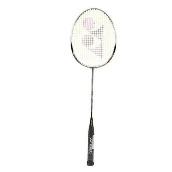 10 Raket Yonex Terbaik 2025 yang Kuat dan Awet, Cek Harganya | IDN Times