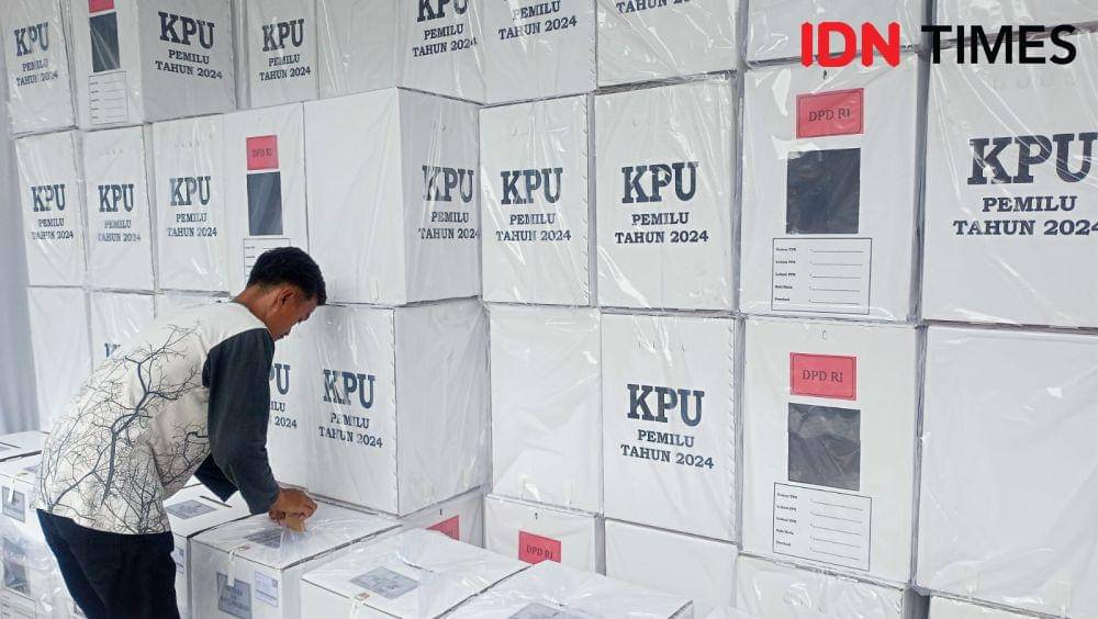 KPU Penajam Antisipasi Cuaca saat Distribusikan Logistik | IDN Times Kaltim