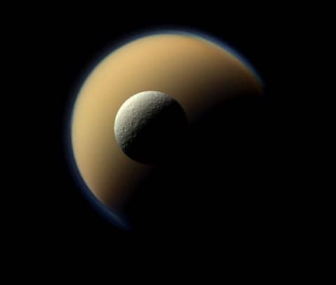 6 Fakta Unik Titan, Bulan Terbesar Saturnus | IDN Times