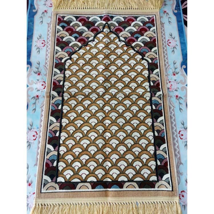 10 Macam-Macam Sajadah dan Harganya, Ibadah Jadi Nyaman | IDN Times