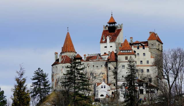 7 Kastil Paling Megah di Dunia, Bukti Kemajuan Arsitektur | IDN Times