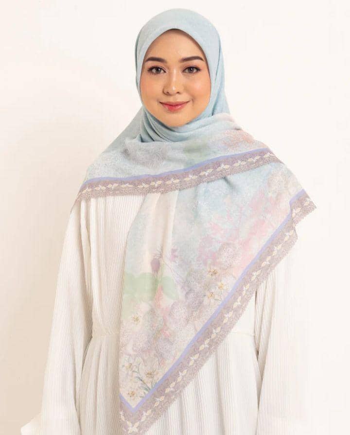 7 Brand Hijab Lokal Berkualitas, Ada Bergo hingga Scarf | IDN Times