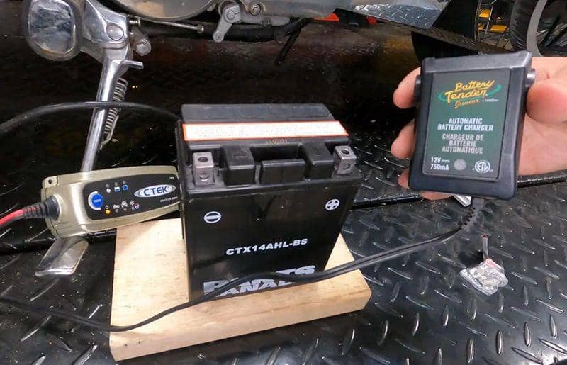 10 Merk Aki Motor Terbaik, Ada Motobatt hingga GS Astra | IDN Times