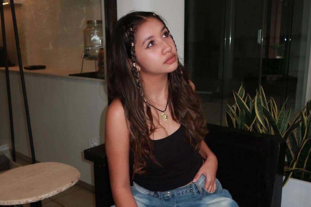Biodata dan Profil Rhea Asmara, Penyanyi Jerman-Indonesia | IDN Times